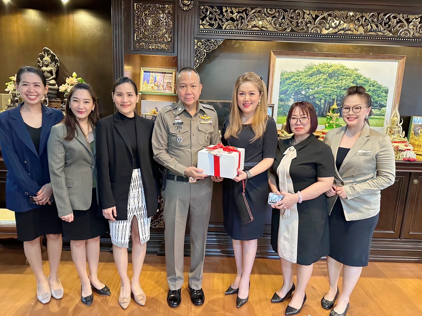 Konlanna : สวัสดีปีใหม่ ท่านผู้บัญชาการภาค 5