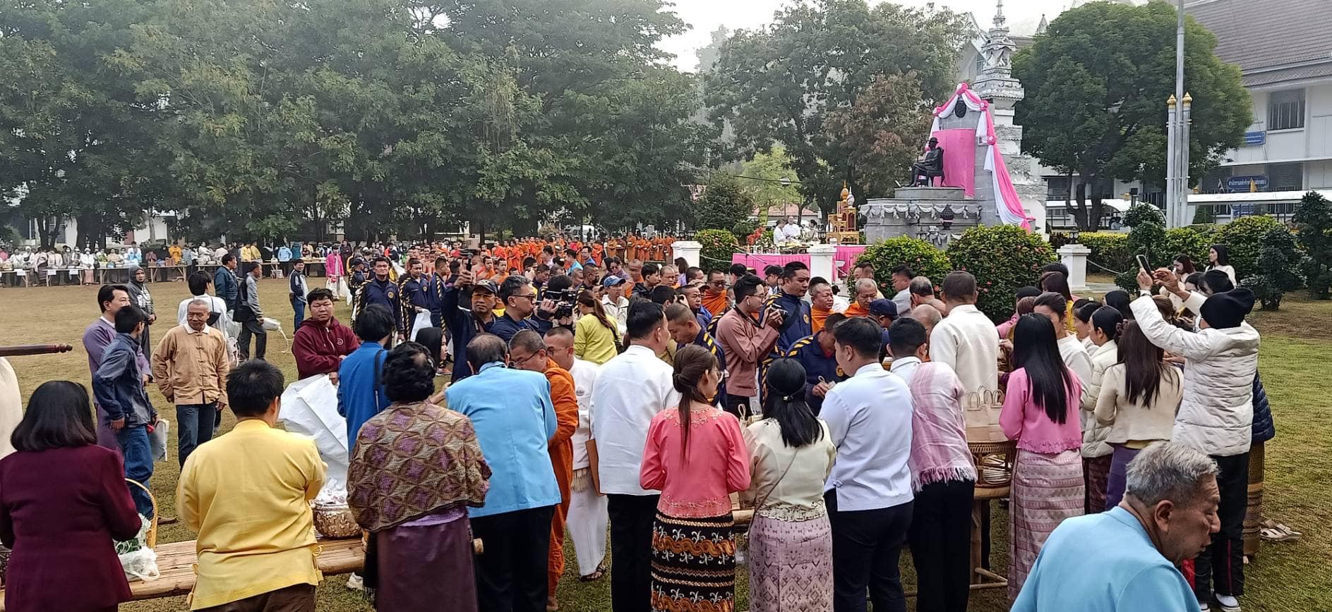 Konlanna : ประชาชนทำบุญใหญ่ 150 ปี การก่อตั้งเมือง"แม่ฮ่องสอน"