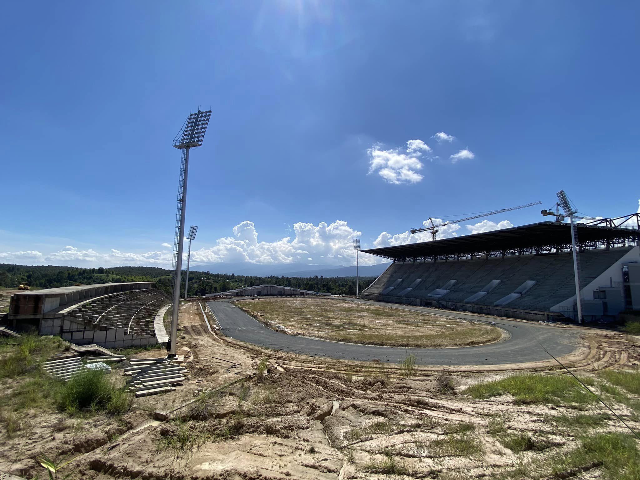 Konlanna : ผุดสปอร์ตคอมเพล็กซ์ กลางราชภัฏฯ สะลวง