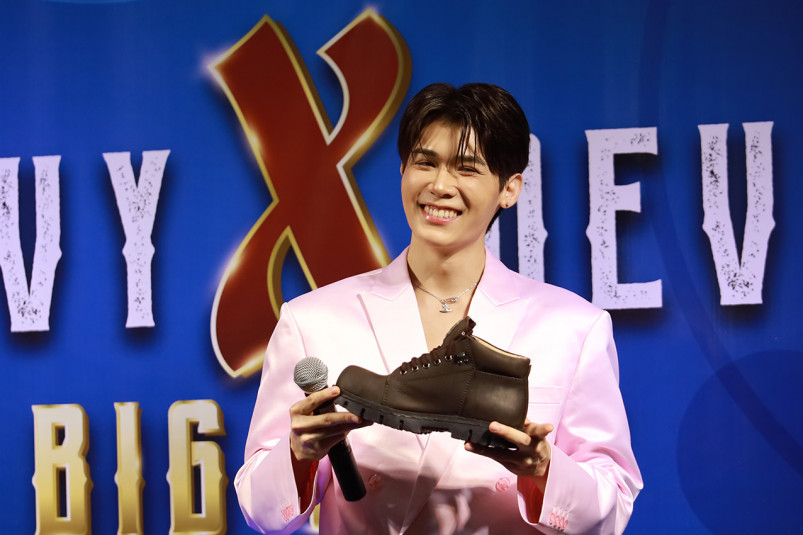 Konlanna : CENTRAL HEAVY x DEVY BIG STEP